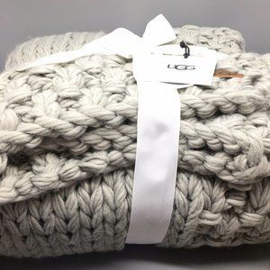 UGG | Bedding | Ugg Averil Thick Chunky Knit Seal Gray Throw Blanket ...